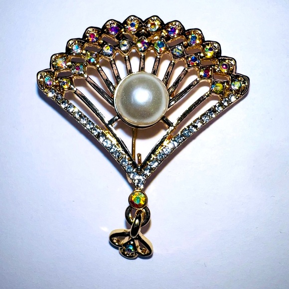 Jewelry | Vintage Style Rhinestone With Pearl Fan Brooch | Poshmark